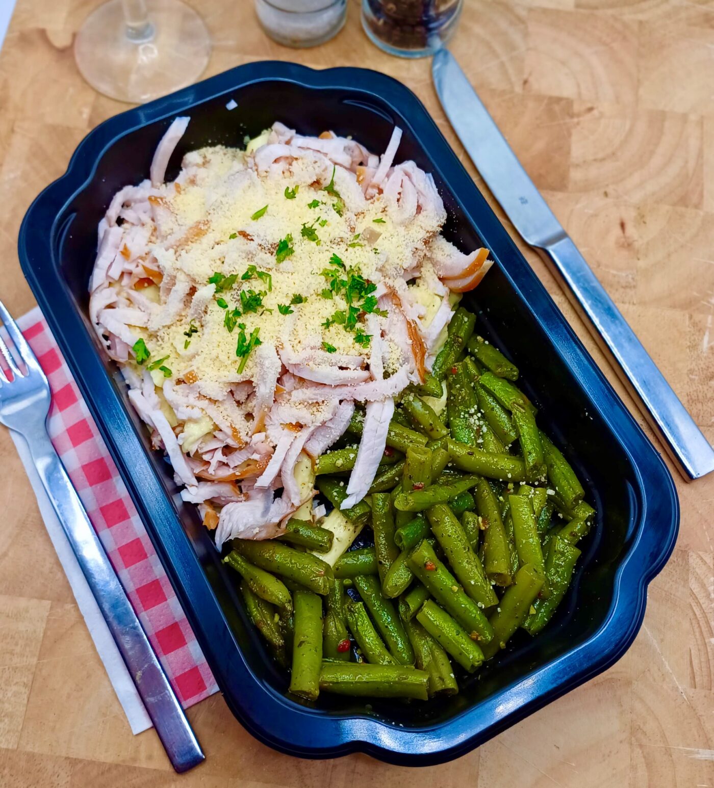 Penne carbonara met gerookte kalkoen - Oma Jet en Tante Mina